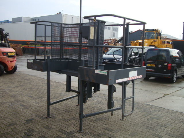 MERLO 2 Persons man slewing platform - Max Machinery Equipment