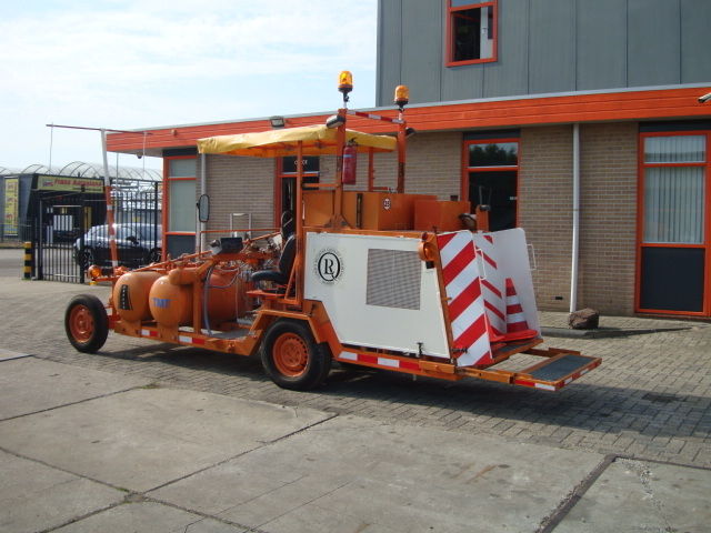 TMT COLD PAINT ROAD MARKING MACHINE - Max Machinery Equipment