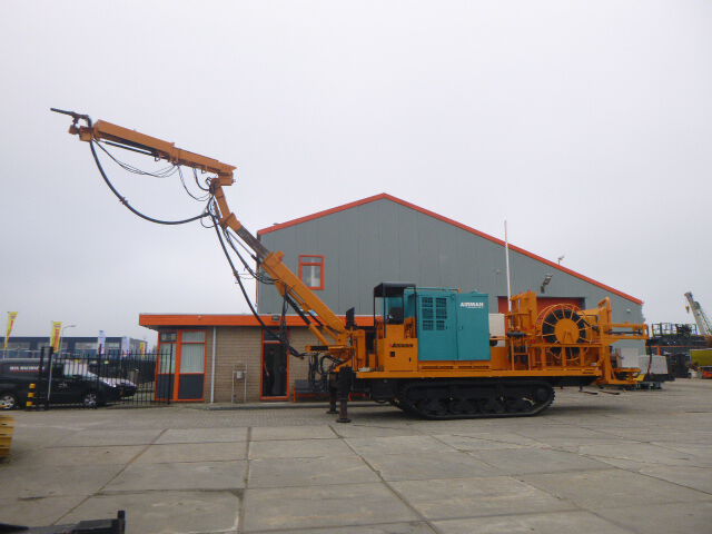CRAWLER CONCRETE DRY / WET SHOTCRETE & GUNITE MACHINE - Max Machinery ...
