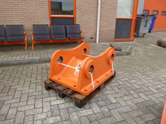 HAMMER BRACKET HITCHI ZX870 - Max Machinery Equipment