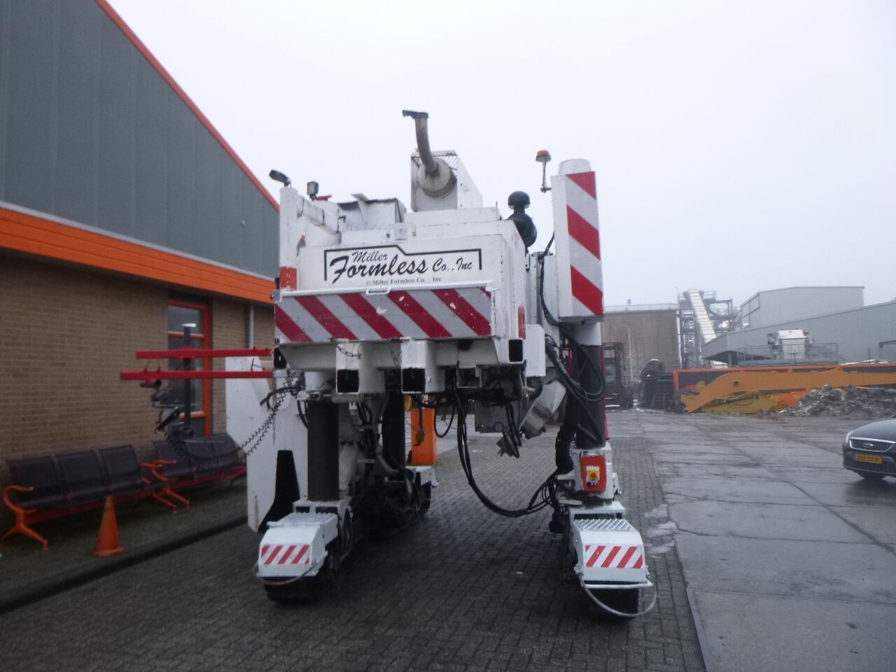 SLIPFORM CURB & GUTTER PAVER MILLER M-8100 - Max Machinery Equipment