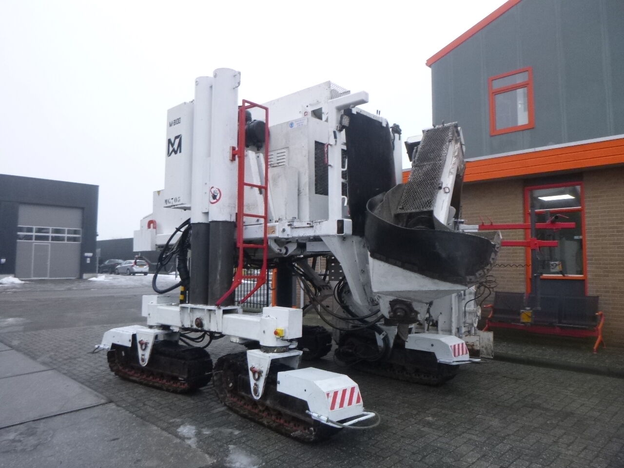 SLIPFORM CURB & GUTTER PAVER MILLER M-8100 - Max Machinery Equipment